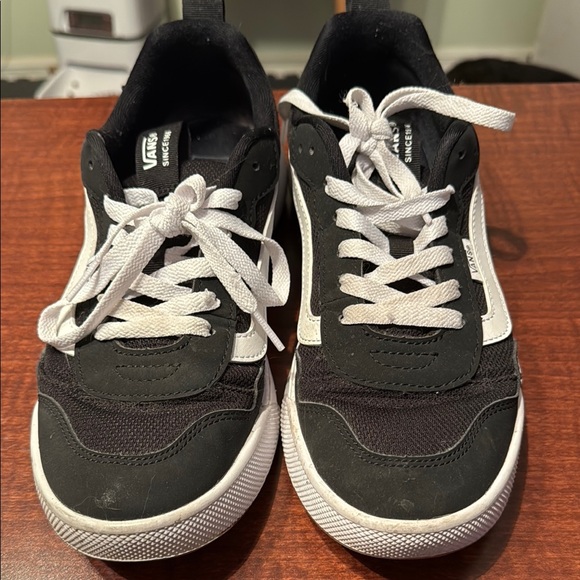 Vans | Shoes | Vans Black And White Athletic Shoes With Iconic Jazz ...